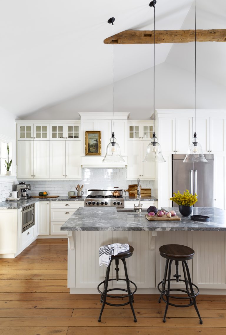 Farmhouse Facelift: Siblings Carolyn Wilbrink and Billy Pearson inspire ...
